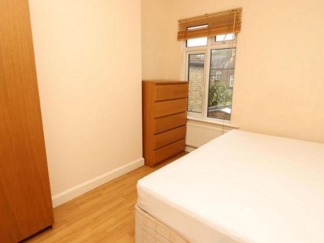 5 Bedroom Shared Living/roommate London London LS90559802