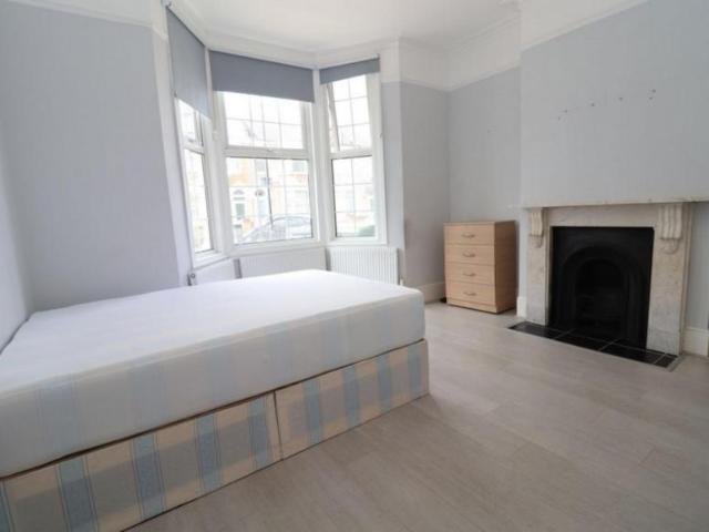 5 Bedroom Shared Living/roommate London London LS90559901