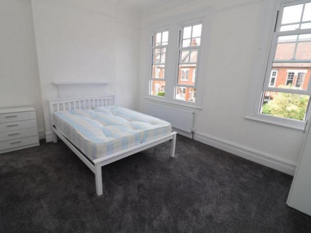 5 Bedroom Shared Living/roommate London London LS90560319