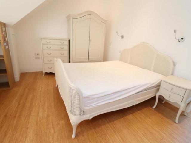 5 Bedroom Shared Living/roommate London London LS90560502