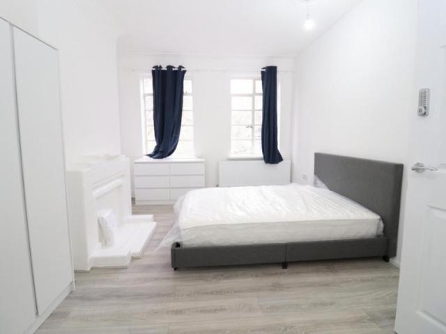 5 Bedroom Shared Living/roommate London London LS90561856