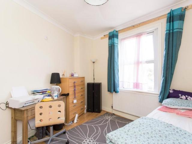 5 Bedroom Shared Living/roommate London London LS90562122
