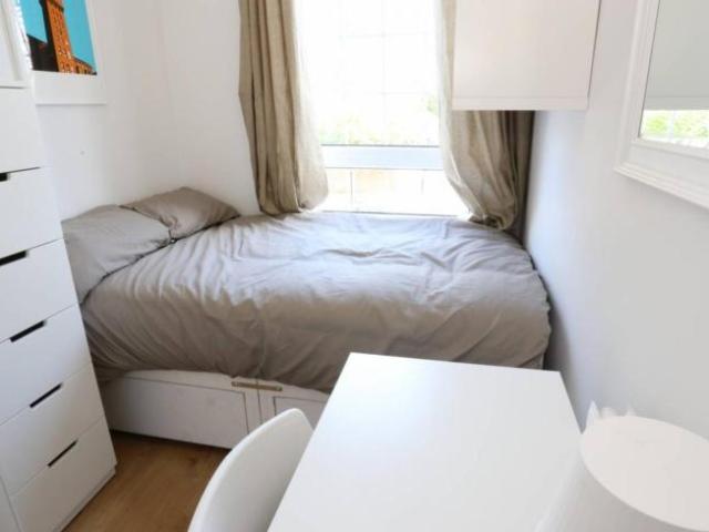 5 Bedroom Shared Living/roommate London London LS90563319