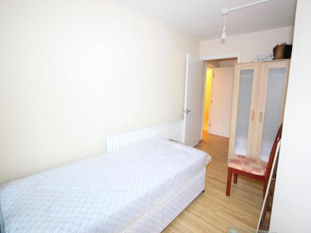 5 Bedroom Shared Living/roommate London London LS90563542