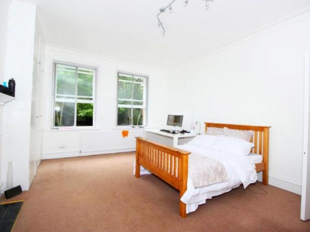 5 Bedroom Shared Living/roommate London London LS90563619