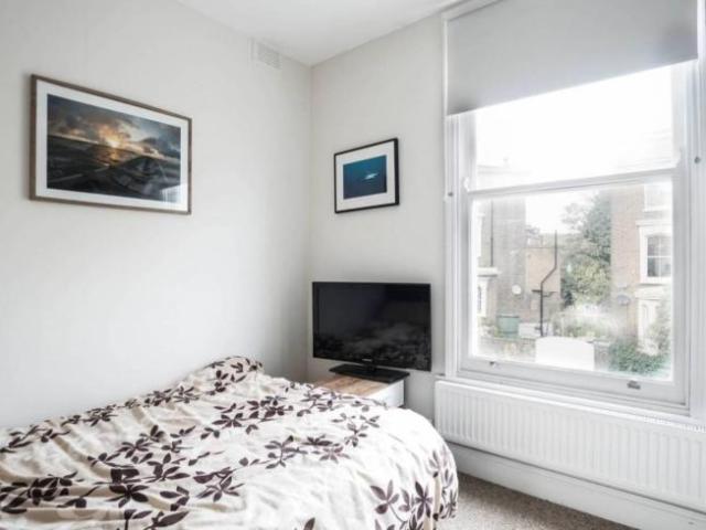 5 Bedroom Shared Living/roommate London London LS90563712