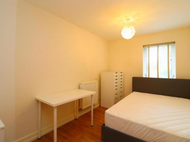 5 Bedroom Shared Living/roommate London London LS90563894
