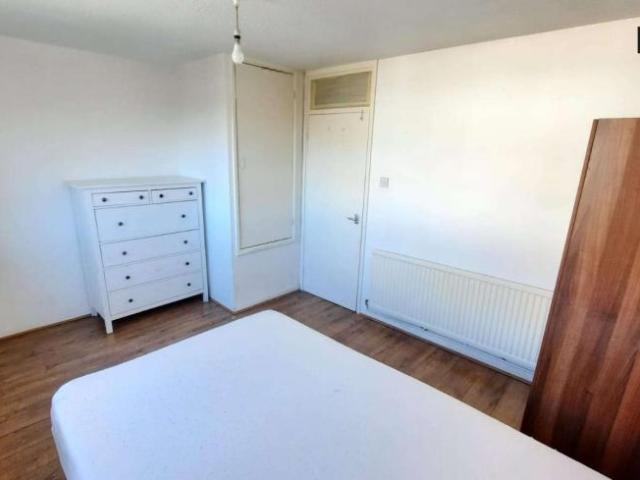 5 Bedroom Shared Living/roommate London London LS99724714