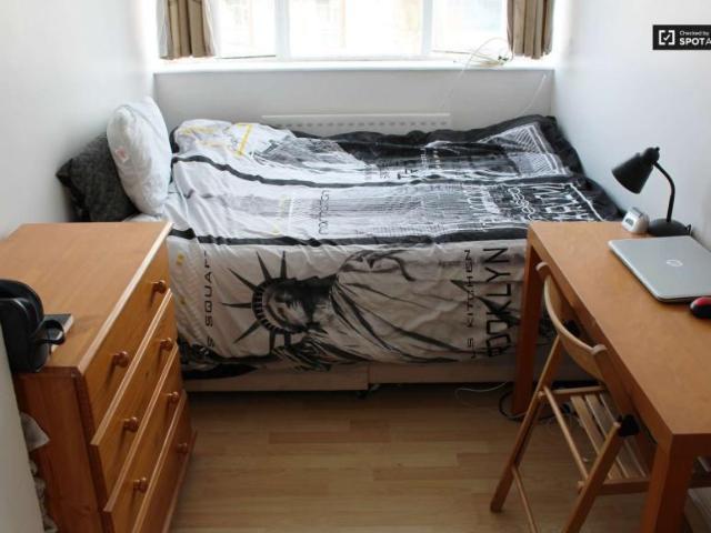 5 Bedroom Shared Living/roommate London London LS99724853