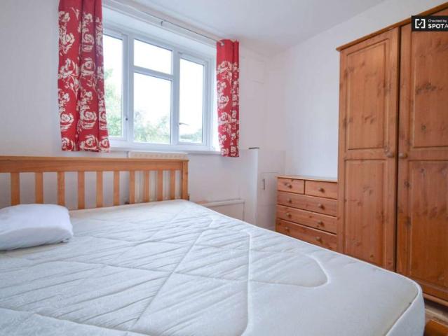 5 Bedroom Shared Living/roommate London London LS101820979