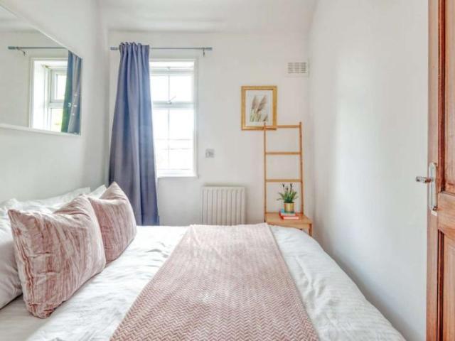 5 Bedroom Shared Living/roommate London London LS101822815