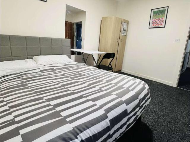 5 Bedroom Shared Living/roommate London London LS102852931