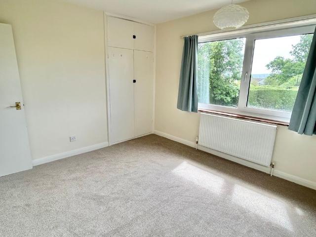 5 bedroom Spacious Five Bedroom Home to rent
