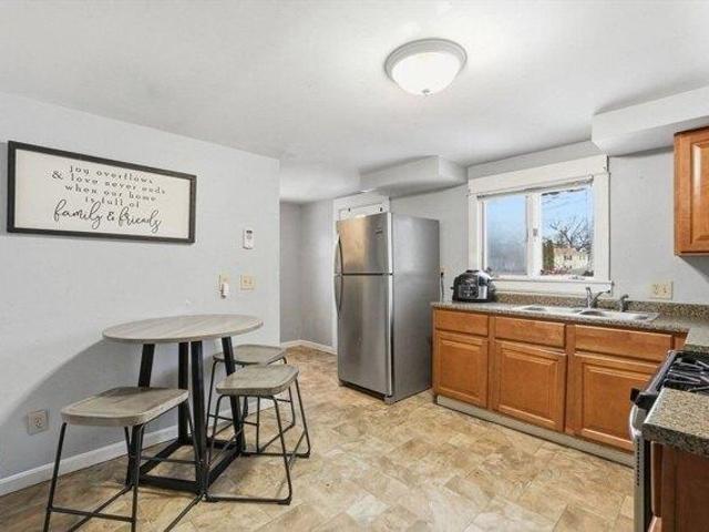 5 bedroom, Springfield MA 01104 LS102120949