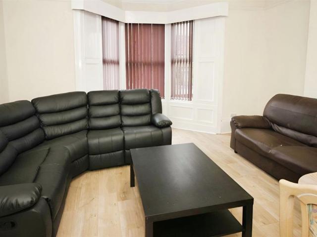 5 bedroom Student Terraced House to rent in Brighton Grove, Fenham, Newcastle Upon Tyne, Ne4