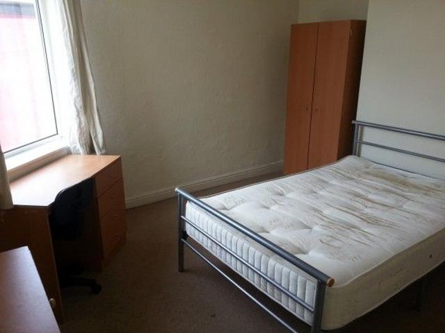 5 Bedroom Student House