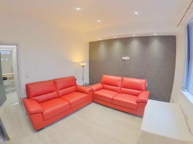 5 Bedroom Student Houses Hyde Park Leeds