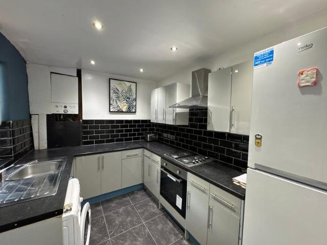 5 Bedroom Student Houseshare Needham Road, L7