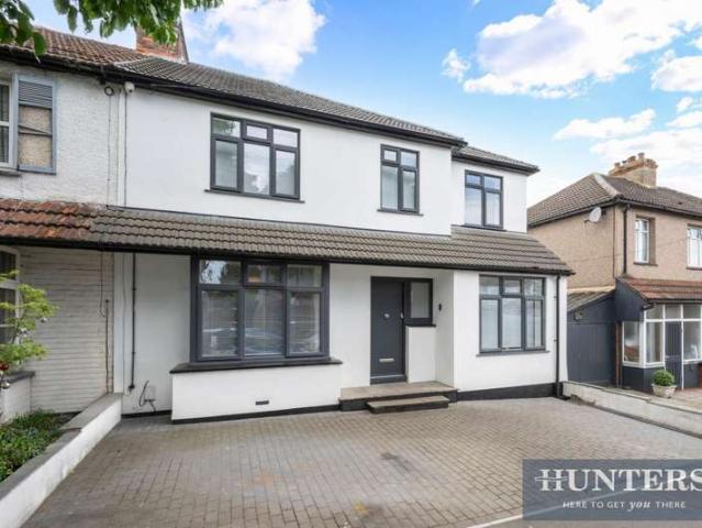 5 Bedroom Studio Flat