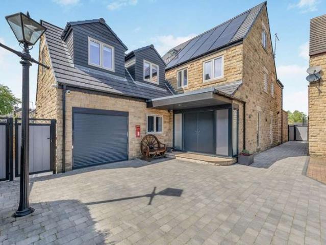 5 Bedroom Studio Flat