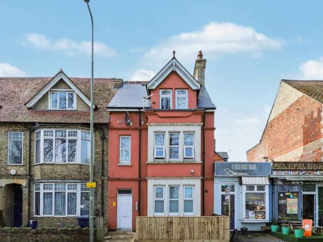 5 Bedroom Studio Flat