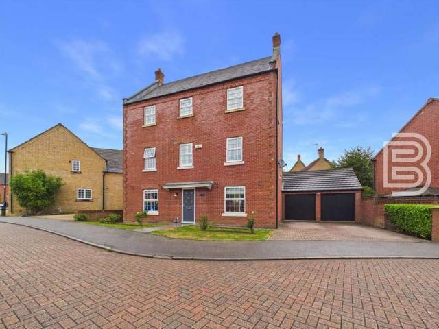 5 Bedroom Studio Flat