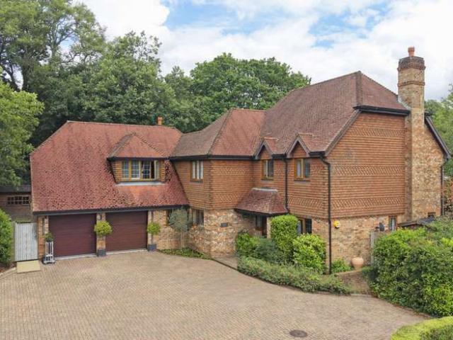 5 Bedroom Studio Flat