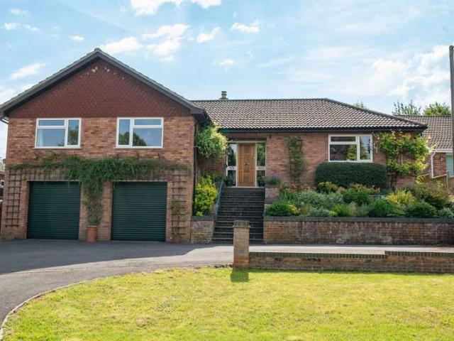 5 Bedroom Studio Flat