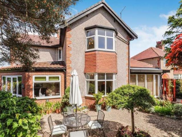 5 Bedroom Studio Flat