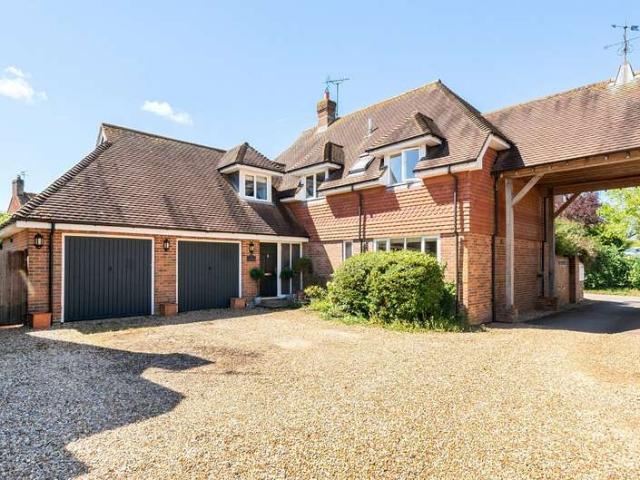 5 Bedroom Studio Flat