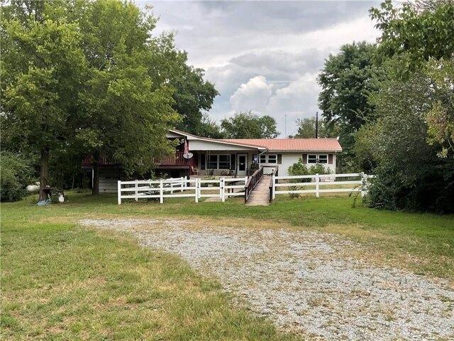 5 bedroom, Stilwell OK 74960 LS94262785