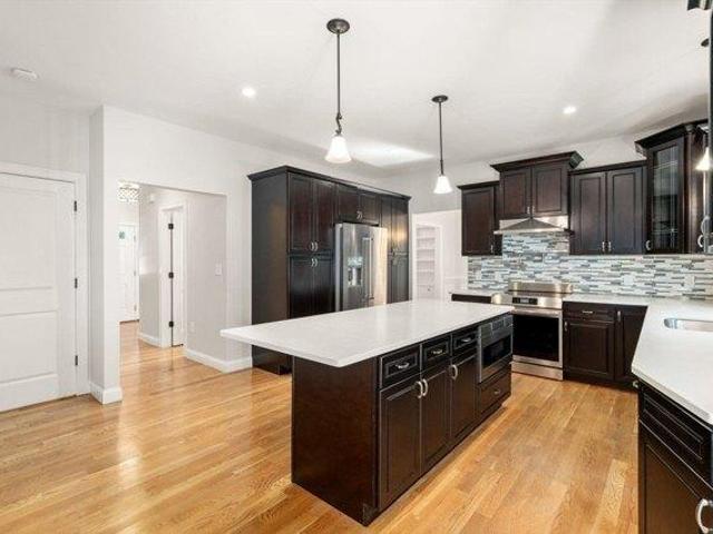 5 bedroom, Stoneham MA 02180 104116549