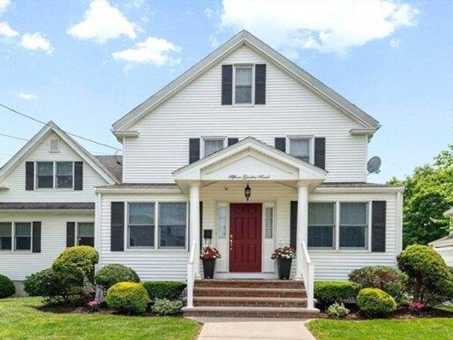 5 bedroom, Stoneham MA 02180 105126646