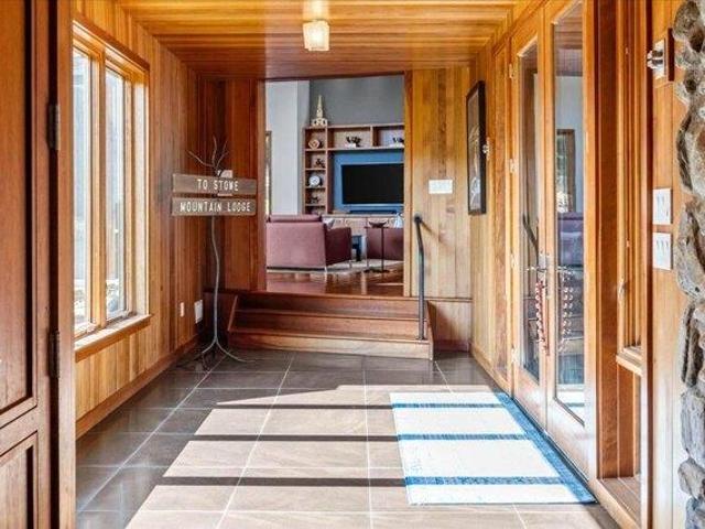 5 bedroom, Stowe VT 05672 105158750
