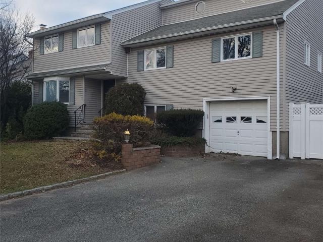 5 bedroom, Syosset NY 11791 LS72692022