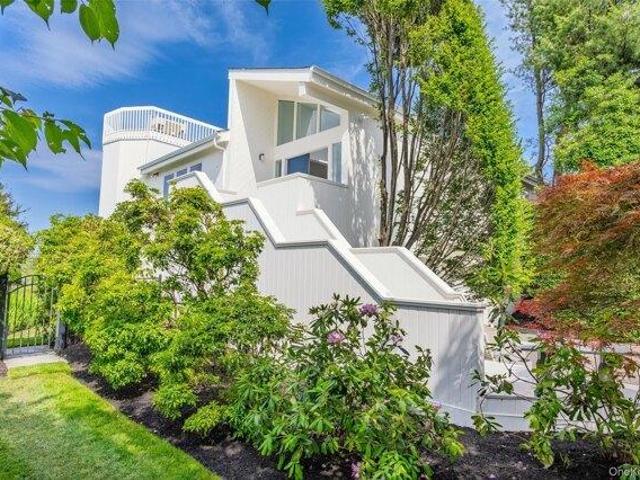 5 bedroom, Port Jefferson NY 11777 103626257