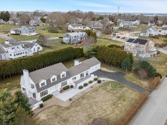5 bedroom, Portsmouth RI 02871 104011105