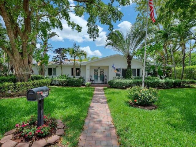 5 bedroom, Pinecrest Fl FL 33156 102659202