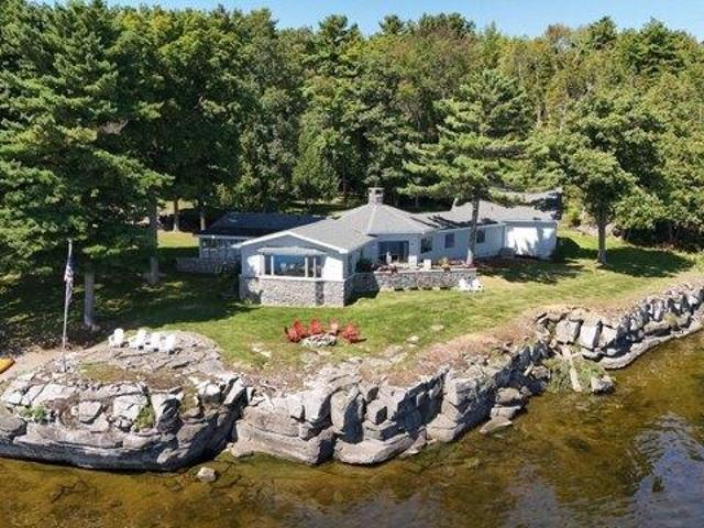 5 bedroom, Plattsburgh NY 12901 LS89877393