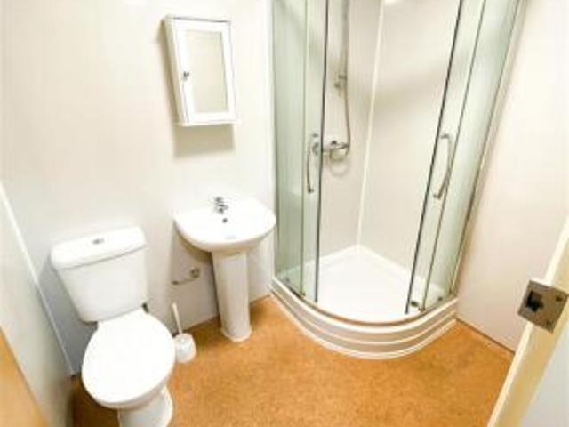 5 bedroom private hall for rent in Osborne Residence, PO5