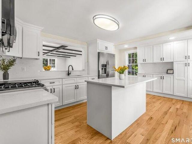 5 bedroom, Prospect CT 06712 104604034