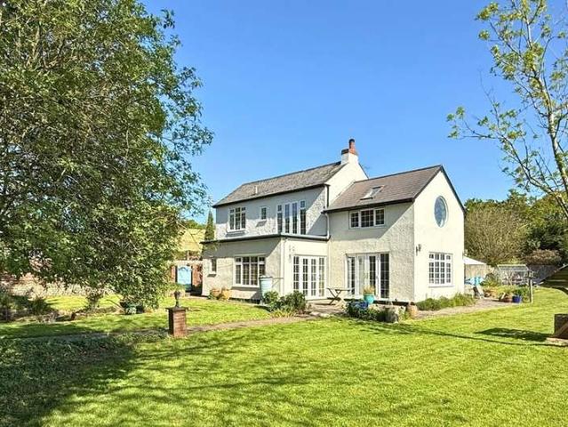 5 Bedroom Property