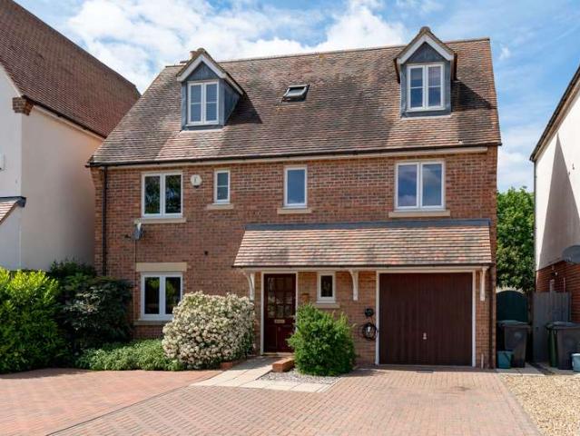 5 Bedroom Property