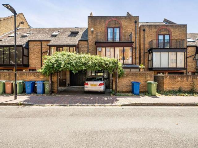 5 Bedroom Property