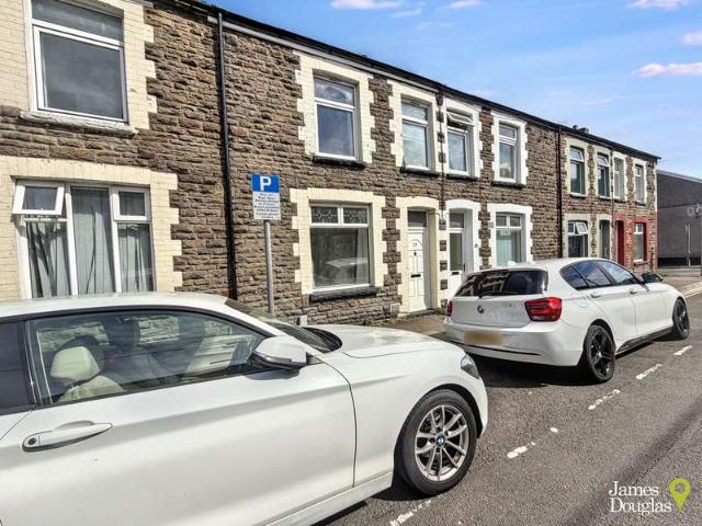 5 Bedroom Property