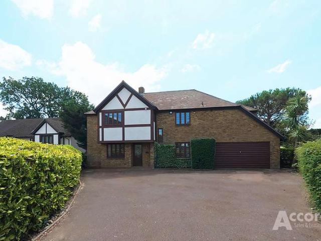 5 Bedroom Property