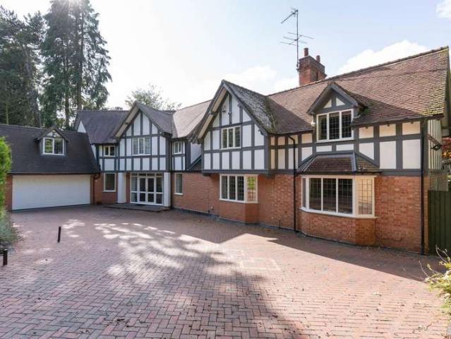 5 Bedroom Property