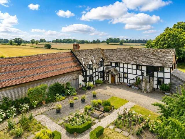 5 Bedroom Property