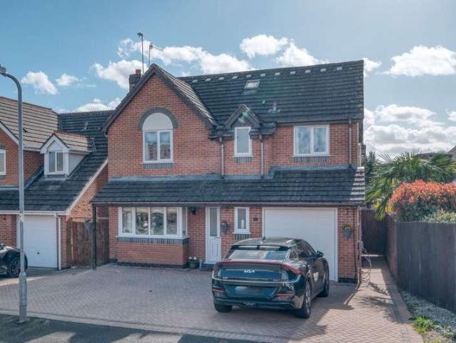 5 Bedroom Property