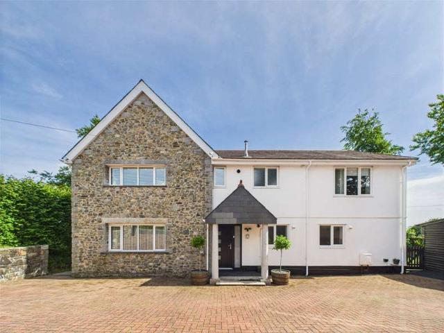 5 Bedroom Property